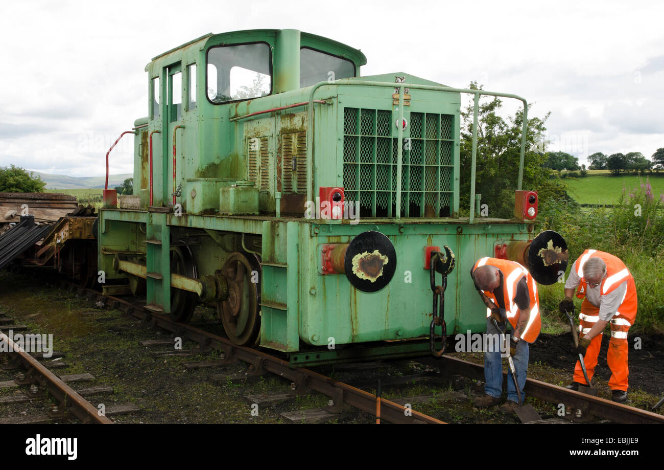 diesel hydraulic shunter 0-4-0 the vanguard 130c john fowler eden ...