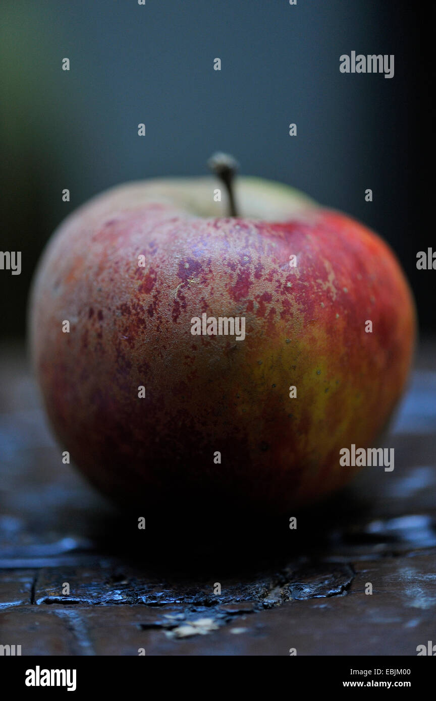 Apple close hi-res stock photography and images - Alamy