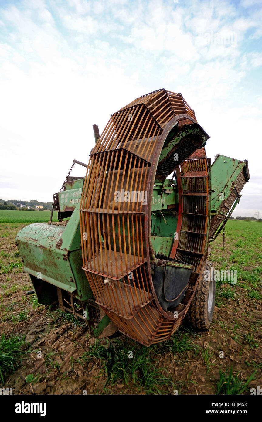 Mechanical potato harvester hi-res stock photography and images - Alamy