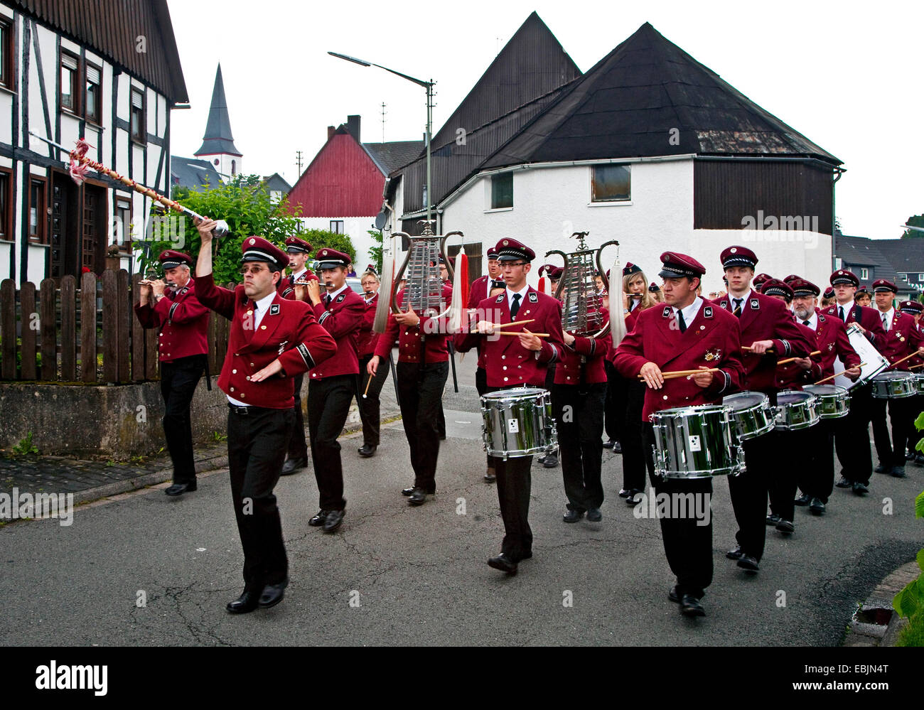 Marching band in uniform hi-res stock photography and images - Alamy