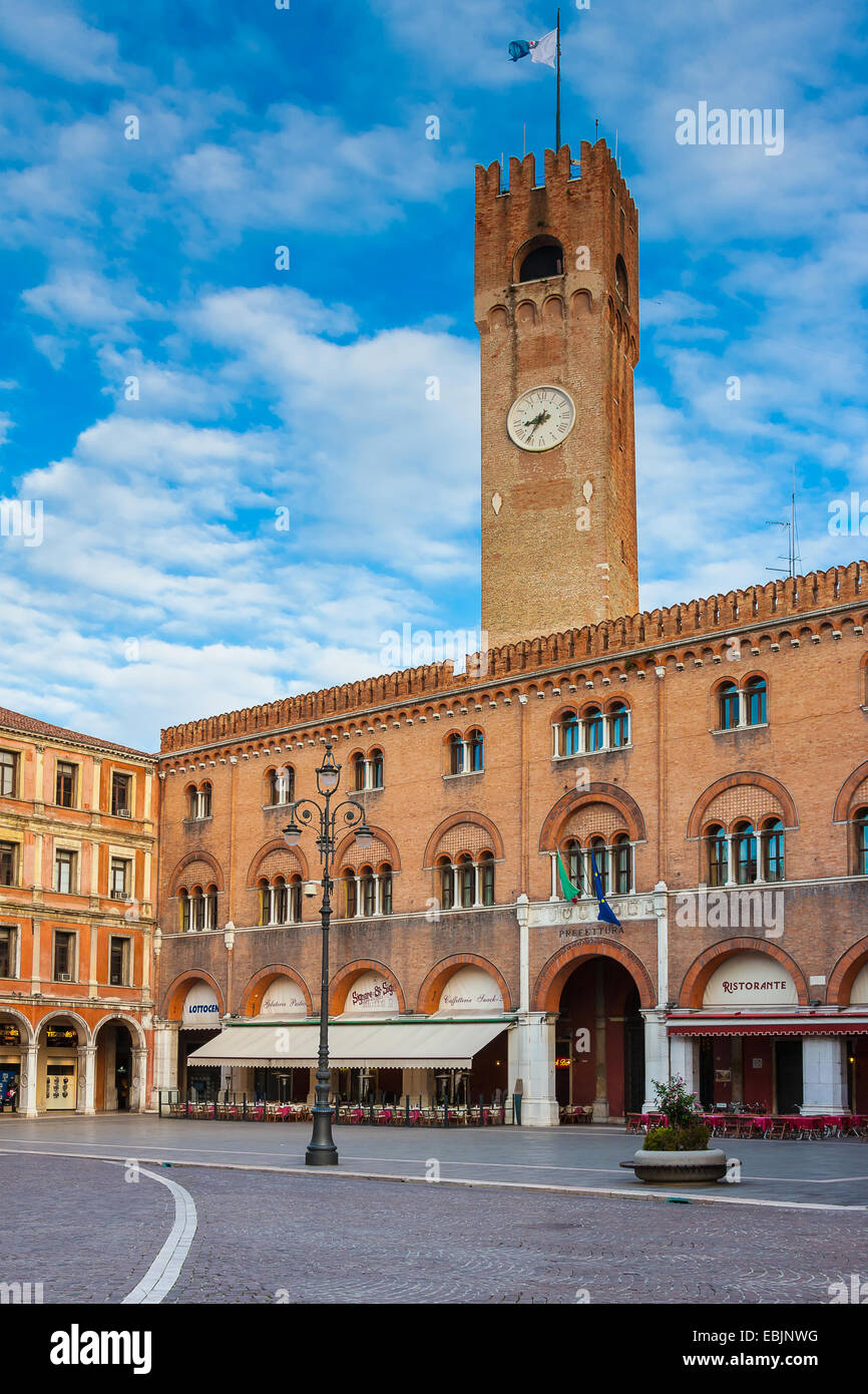 Treviso / Piazza dei Signori Stock Photo - Alamy