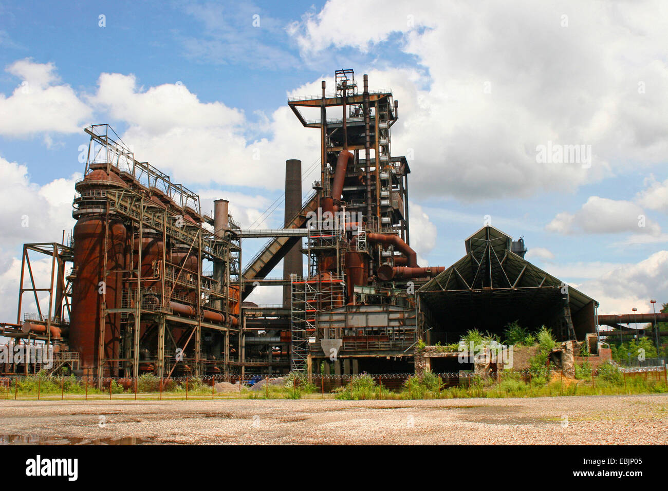 Abandoned industrial areas hi-res stock photography and images - Alamy
