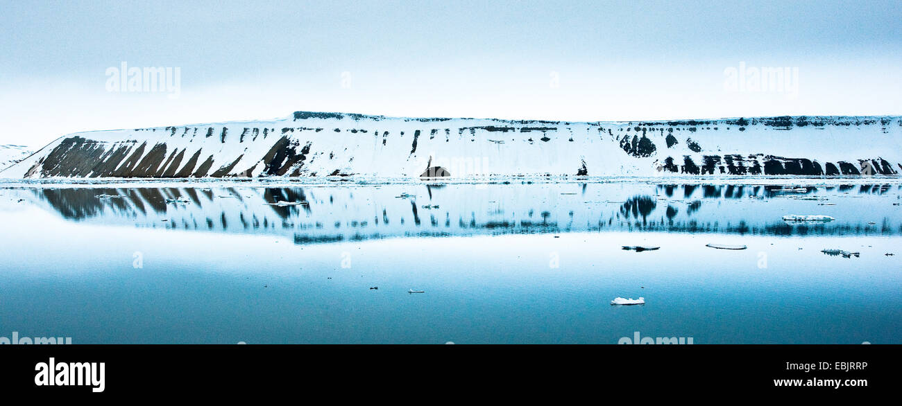 coast scenery of Spitsbergen, Norway, Svalbard Stock Photo - Alamy