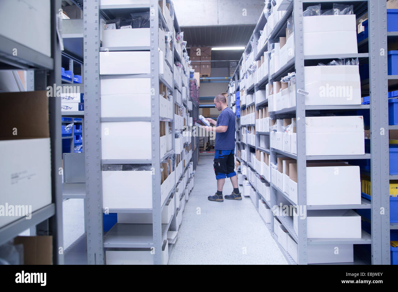 Checking stocks hi-res stock photography and images - Alamy