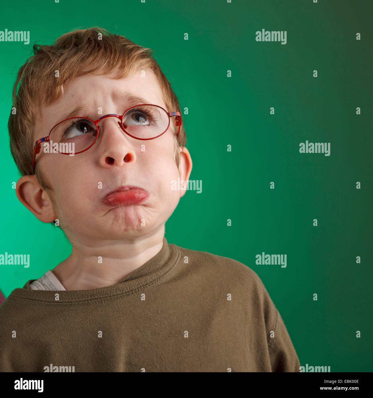 Gurning face hi-res stock photography and images - Alamy Gurning face hi-res stock photography and images - Alamy