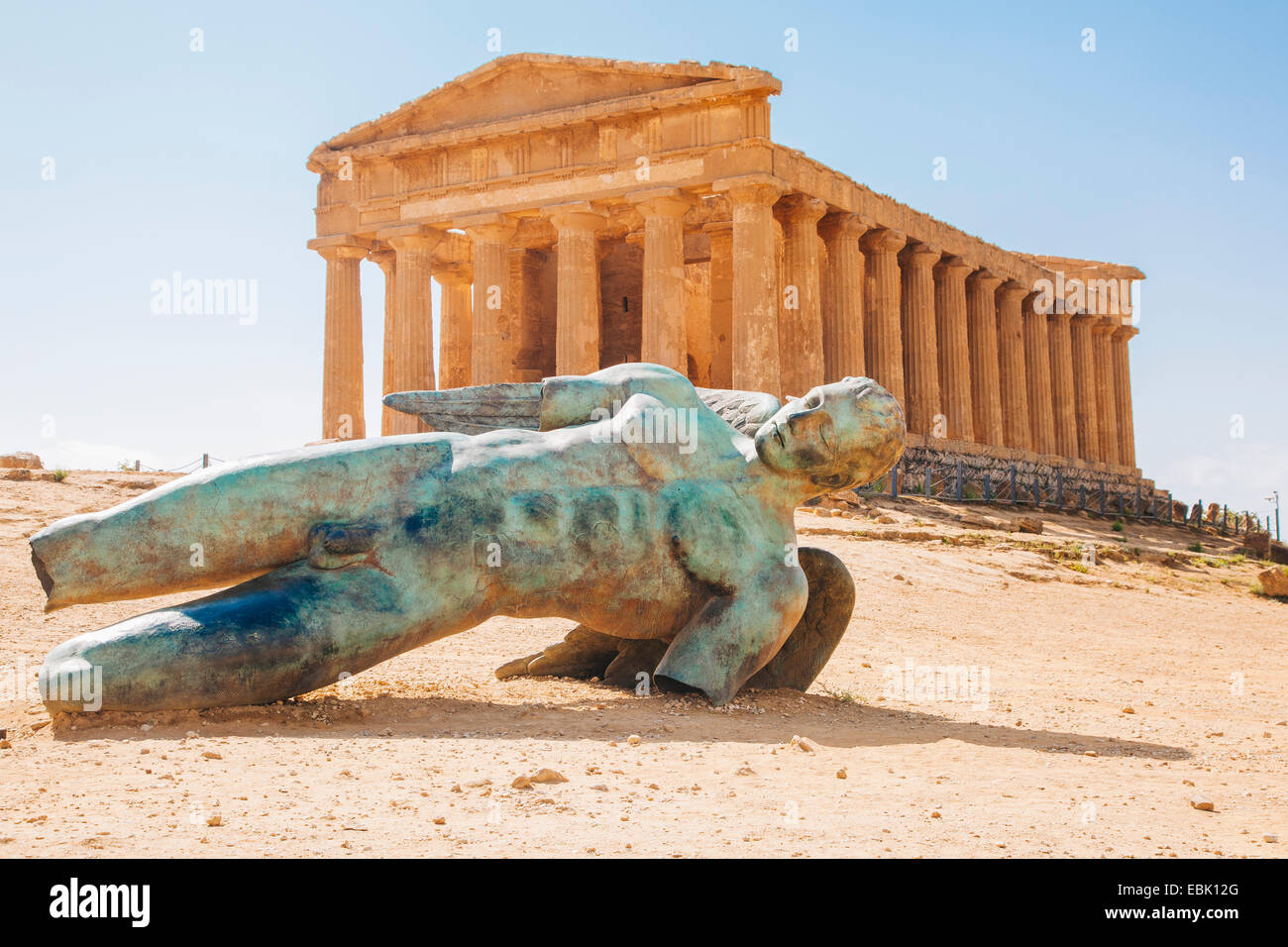 The fall of icarus hi-res stock photography and images - Alamy