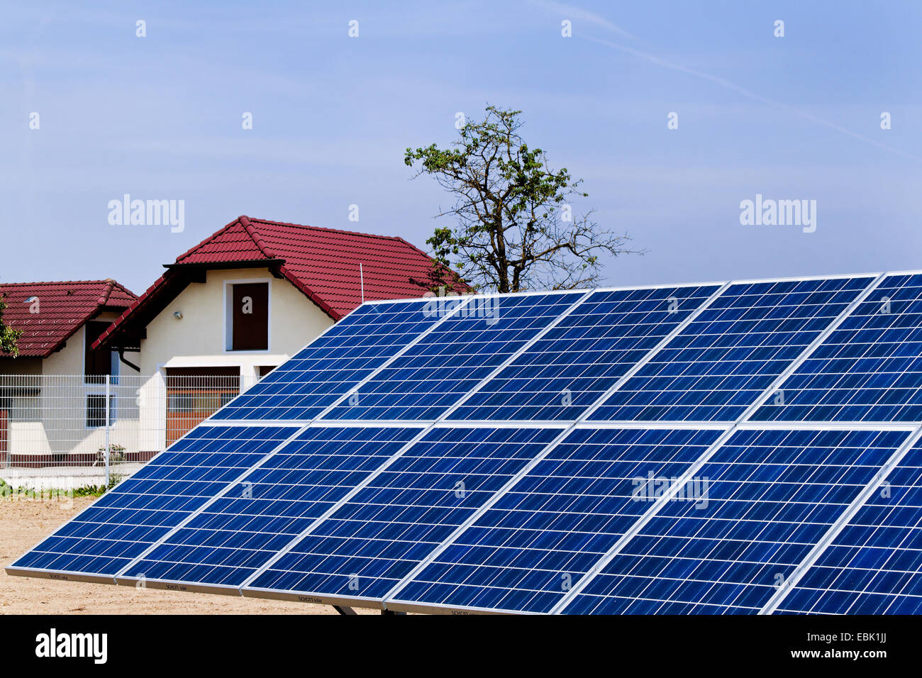 Plant solar building housing hi-res stock photography and images - Alamy