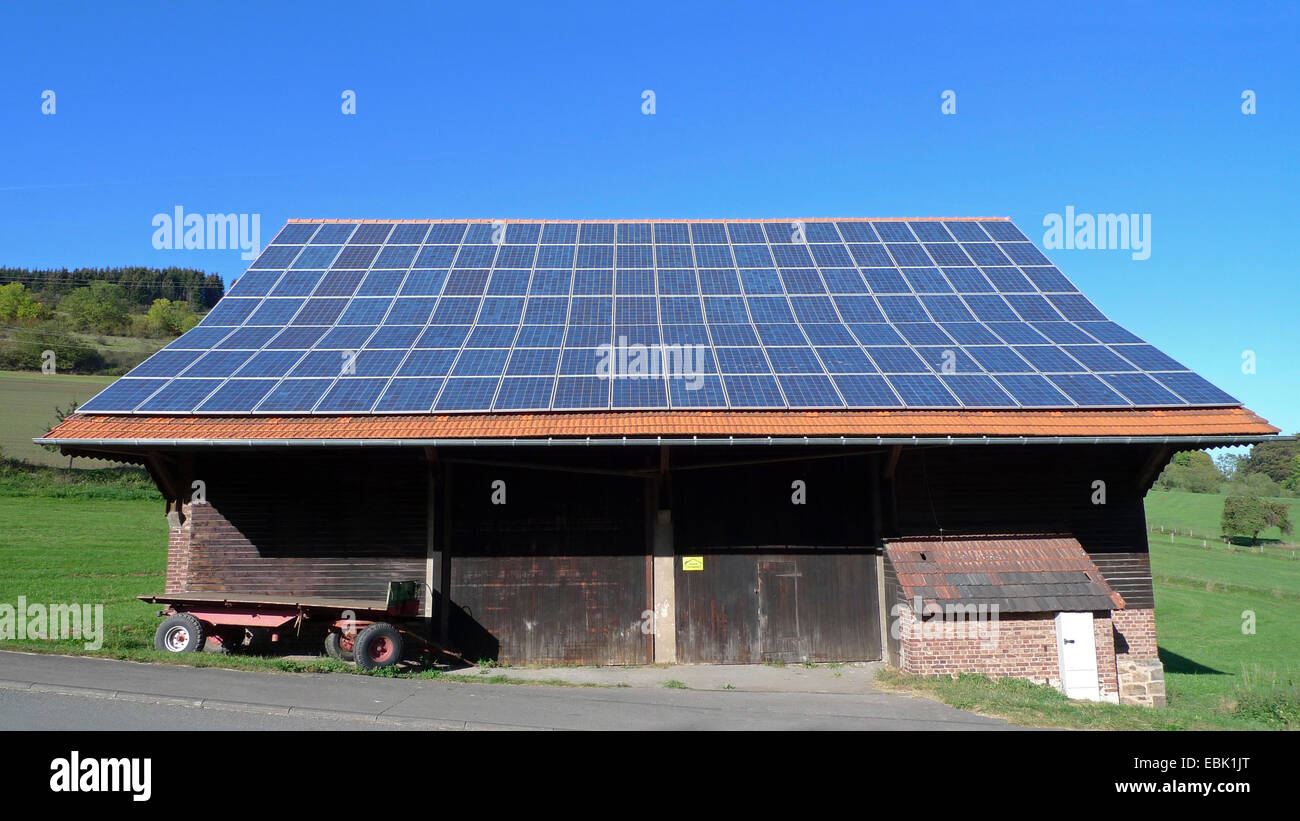 Building solar farm hi-res stock photography and images - Alamy