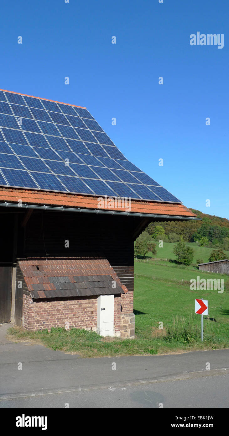 Building solar farm hi-res stock photography and images - Alamy