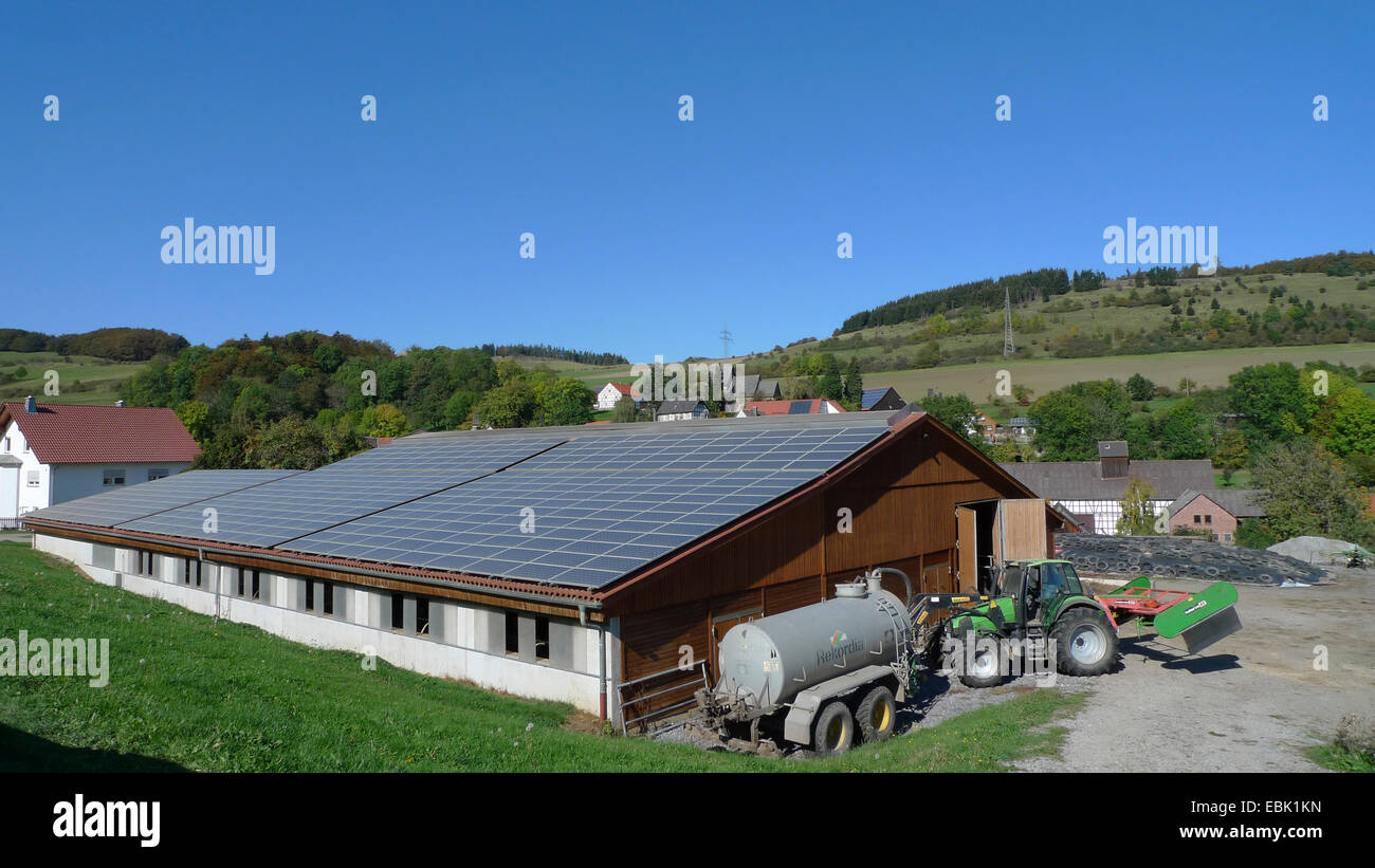 Building solar farm hi-res stock photography and images - Alamy