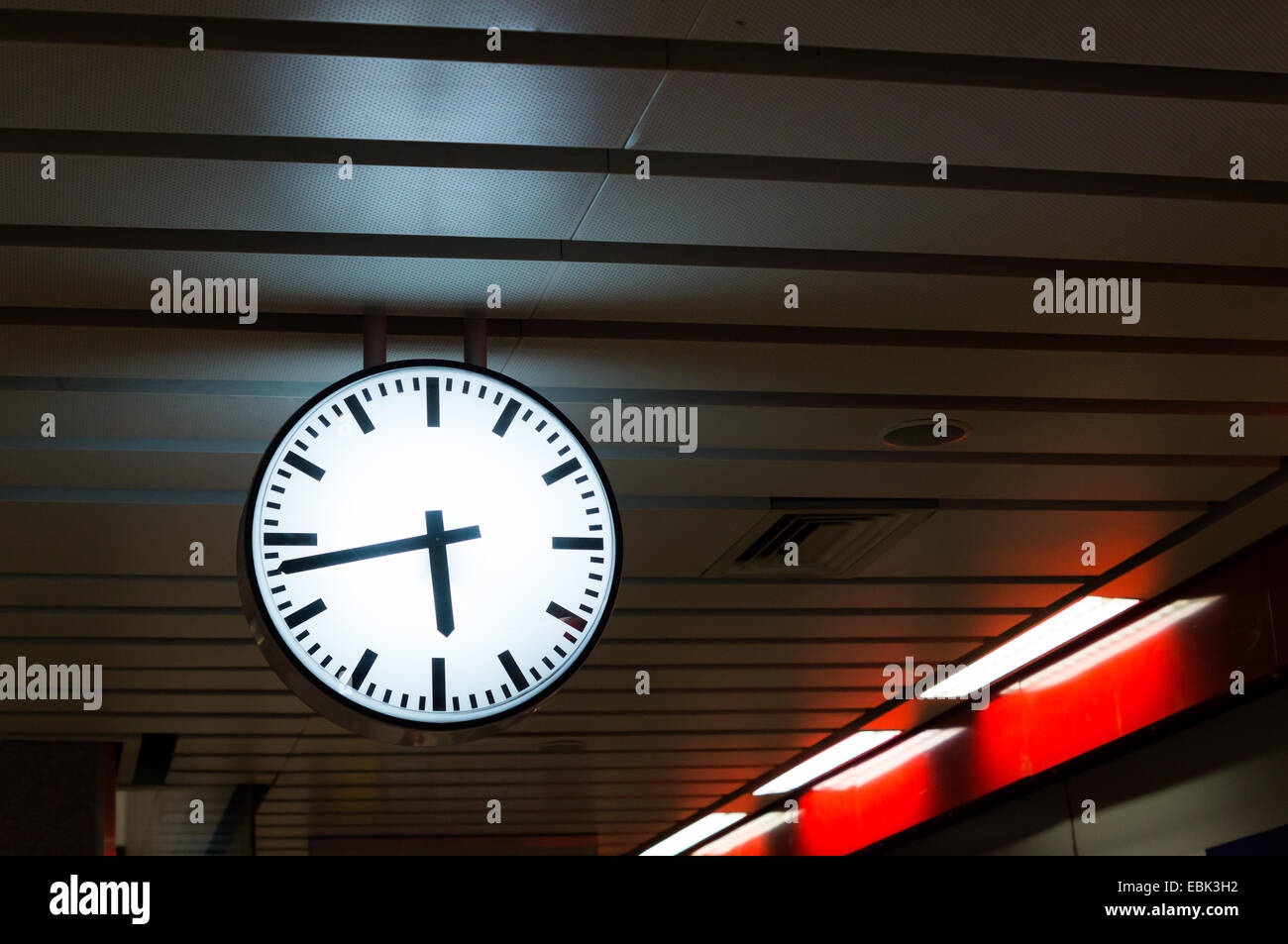 Clock in the subway hi-res stock photography and images - Alamy