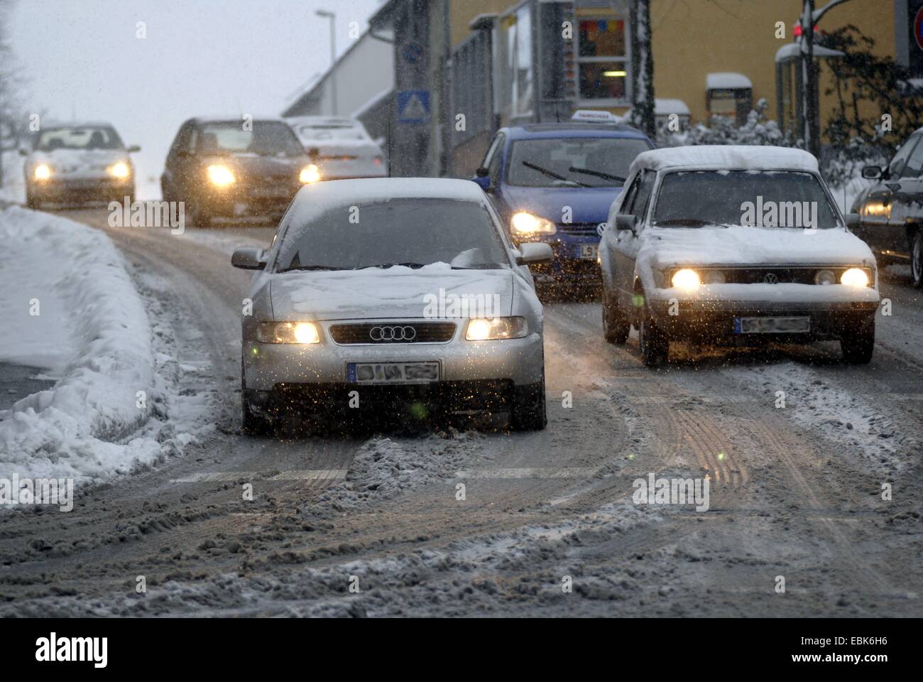 cars on a snowy street, Germany, Vaihingen/Enz Stock Photo - Alamy