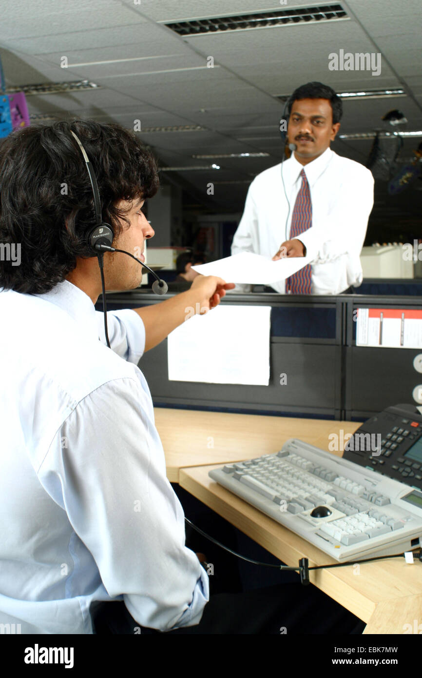 Computer keyboards and hands hi-res stock photography and images - Alamy