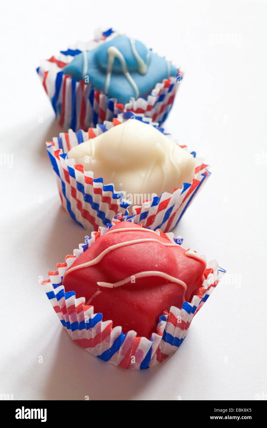 Red fondant hi-res stock photography and images - Alamy