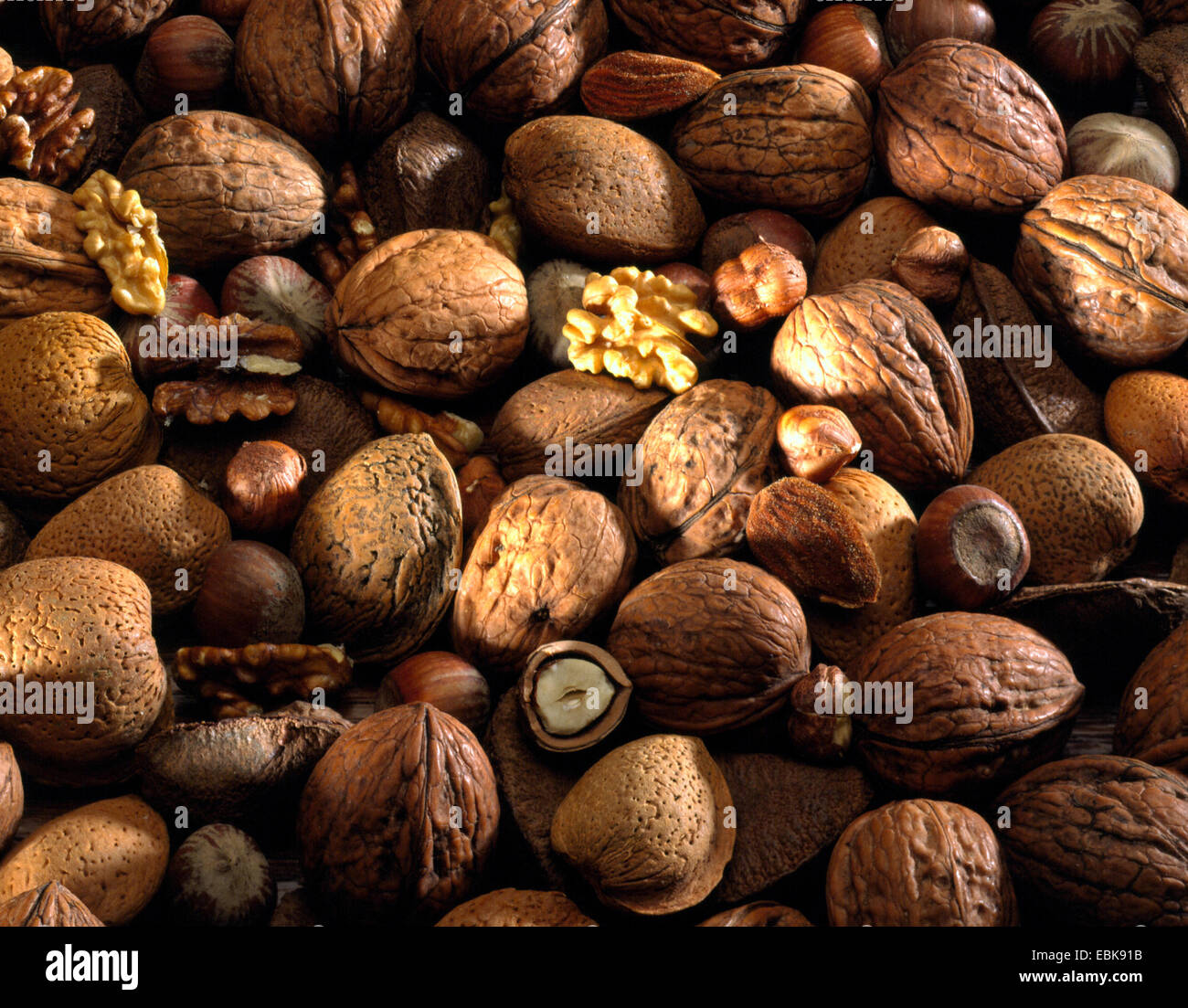 Walnuts images hi-res stock photography and images - Alamy