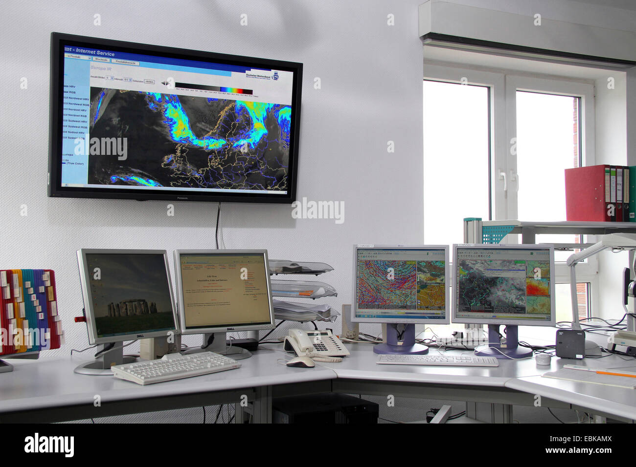 Weather service computer hi-res stock photography and images - Alamy