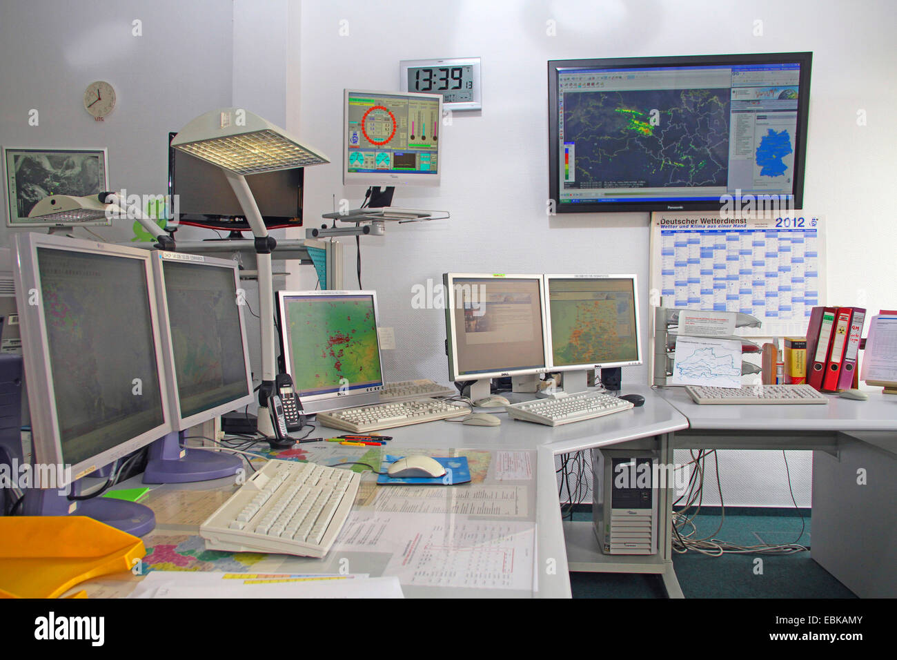 Weather forecaster computer hi-res stock photography and images - Alamy