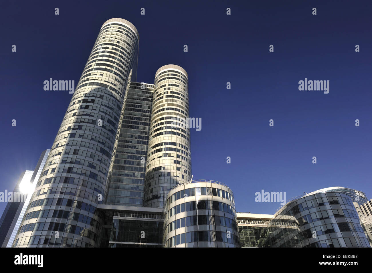 Paris office blocks hi-res stock photography and images - Alamy