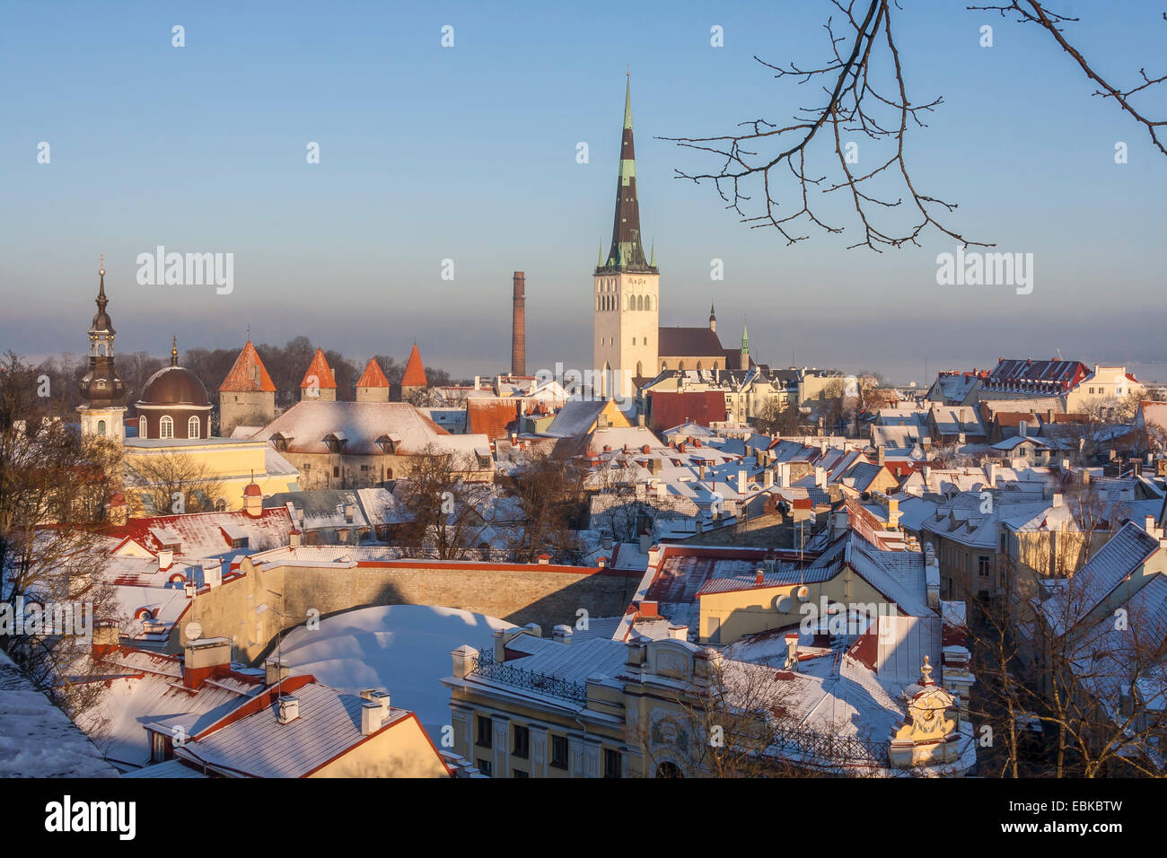 Medieval house in snow hi-res stock photography and images - Alamy