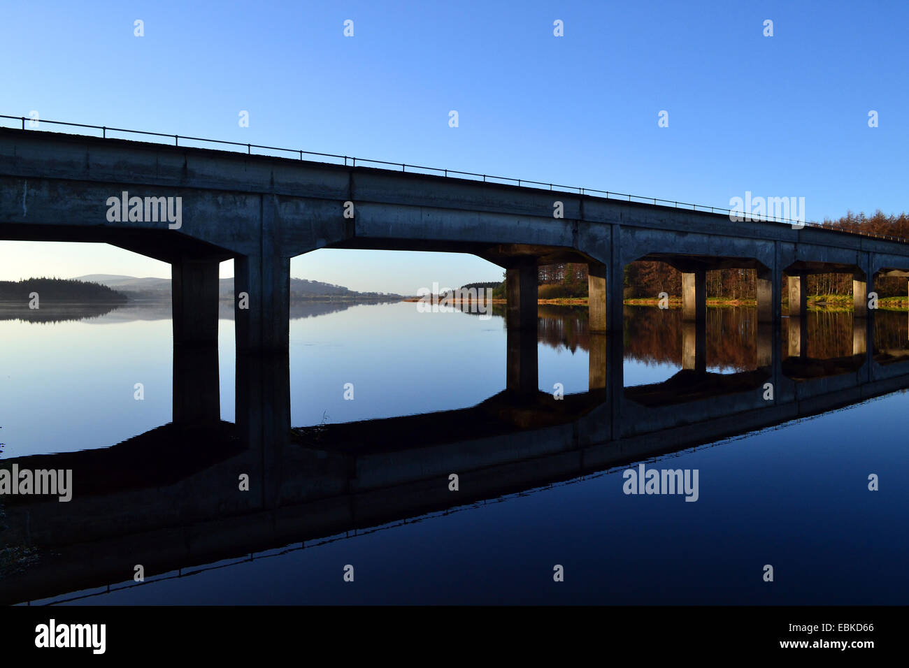Bridge reflections water hi-res stock photography and images - Alamy