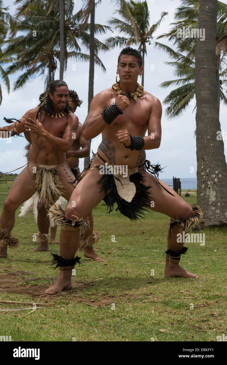 Native rapa nui man easter hi-res stock photography and images - Alamy
