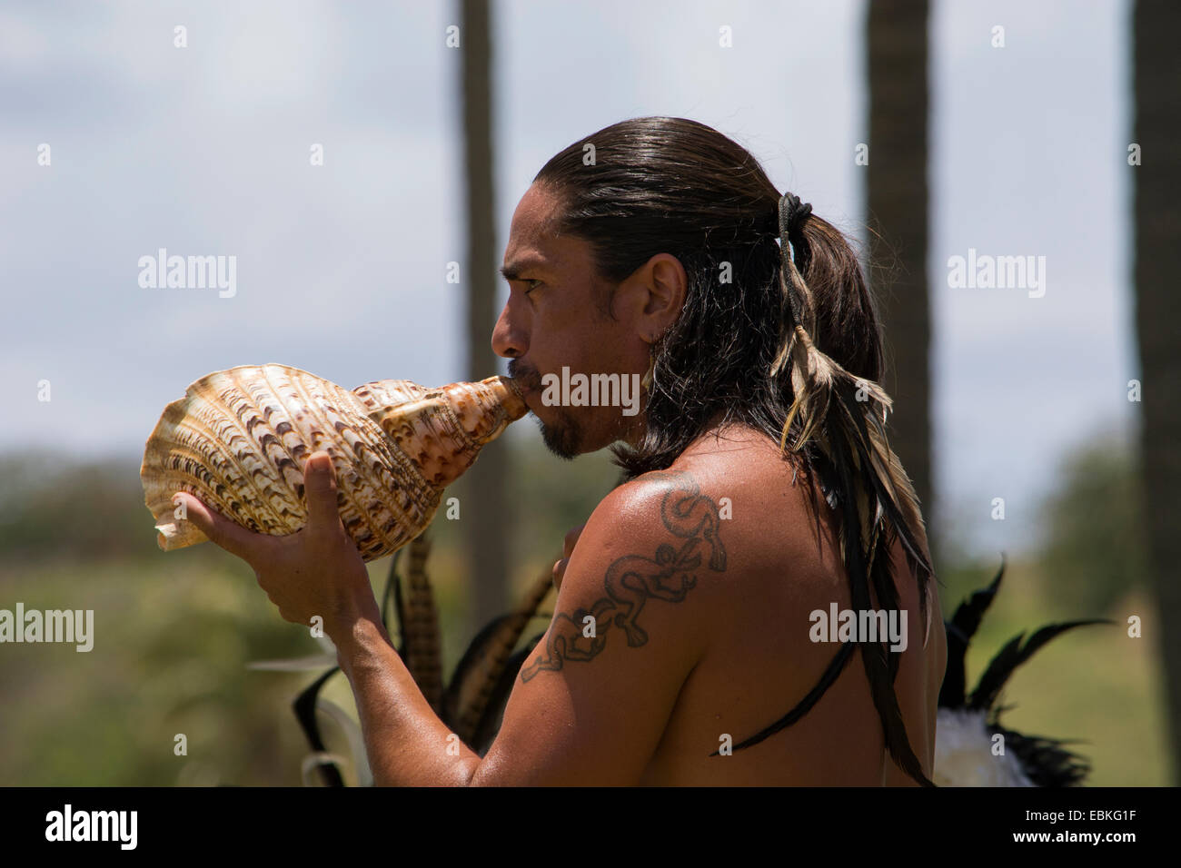 Native rapa nui man easter hi-res stock photography and images - Alamy