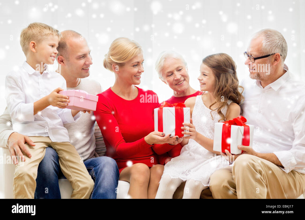 Giving gifts children hi-res stock photography and images - Alamy