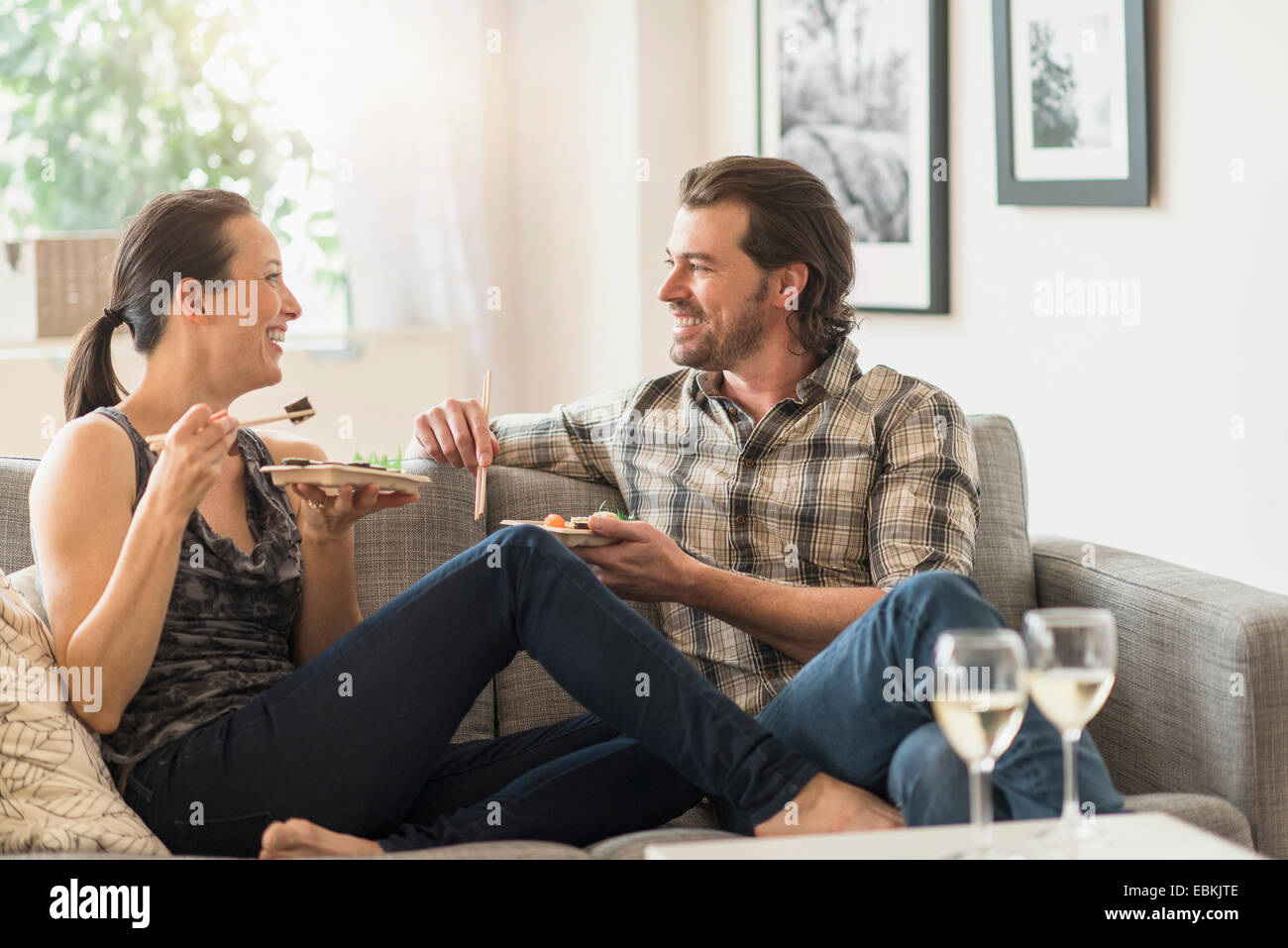 Couple enjoy romantic dinner hi-res stock photography and images - Alamy