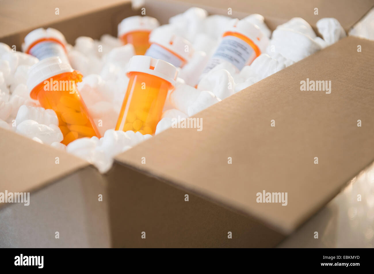 Drug delivery capsule hi-res stock photography and images - Alamy