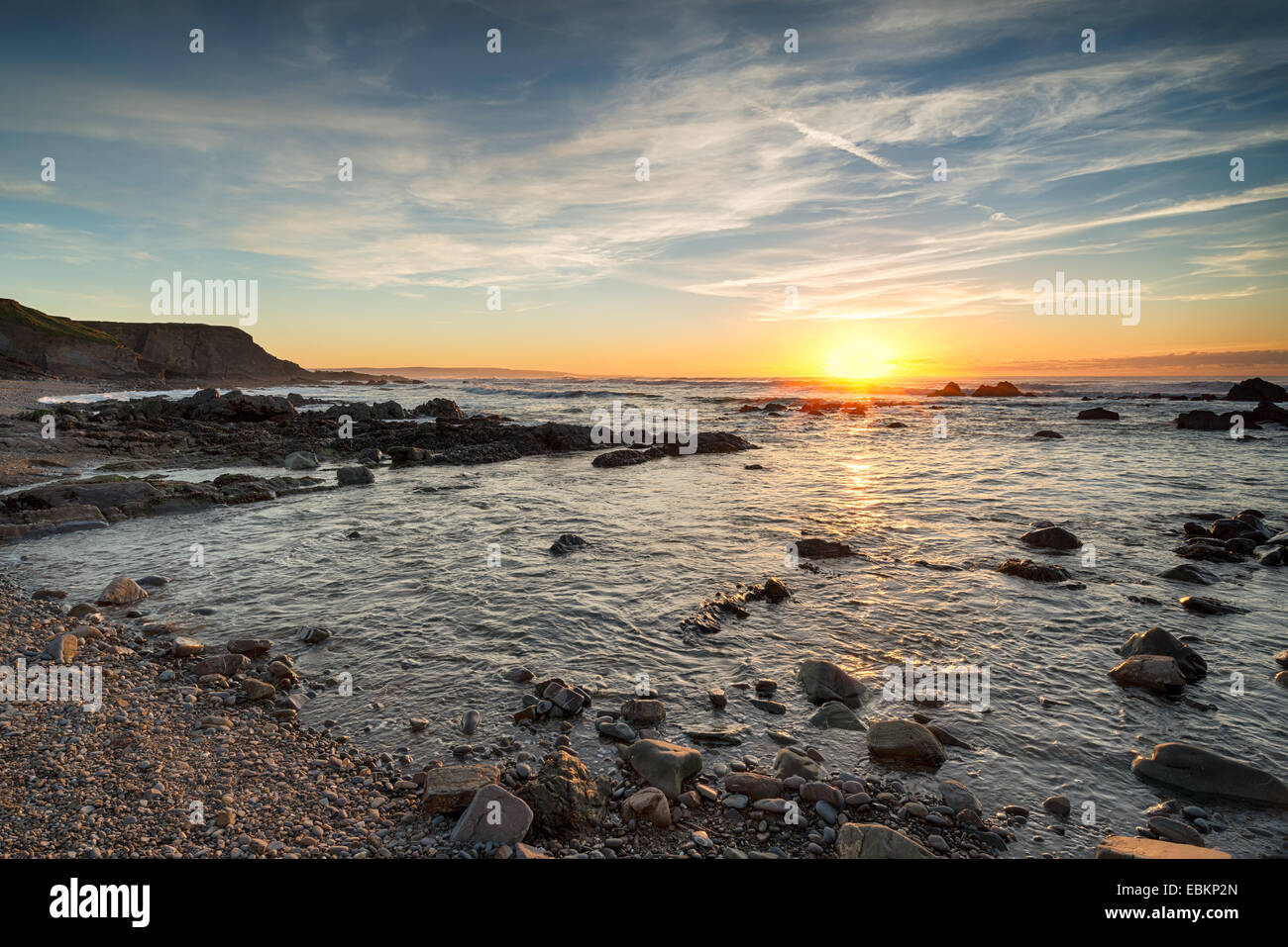 Sunset at Northcott Mouth beach at Bude in Cornwall Stock Photo - Alamy