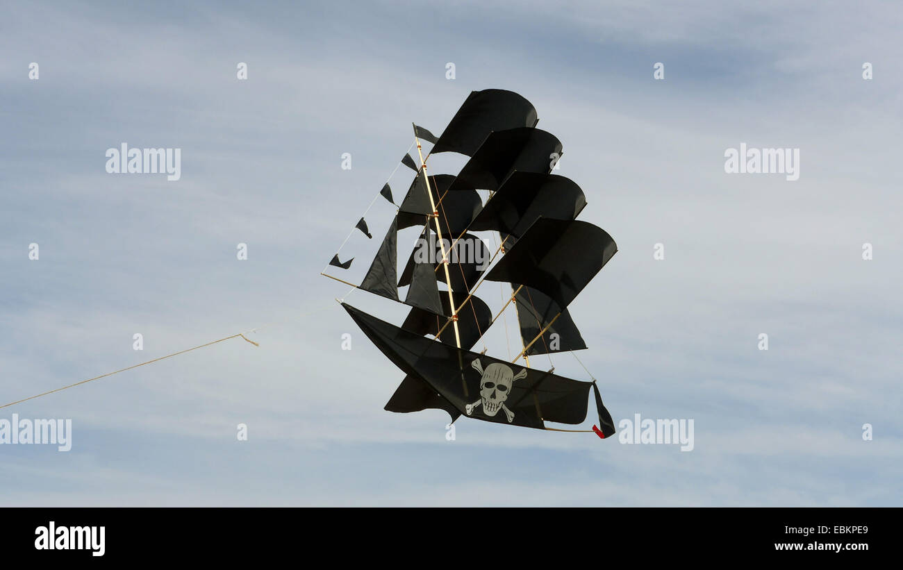 Kite shape hi-res stock photography and images - Alamy