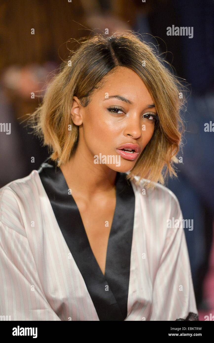 London, UK. 2nd December 2014. Jourdan Dunn backstage for Victoria's ...