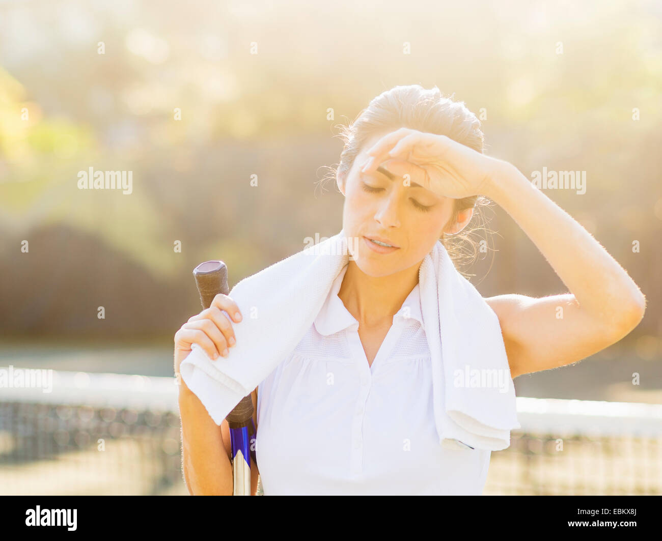 Woman Wiping Back With Towel High Resolution Stock Photography and ...