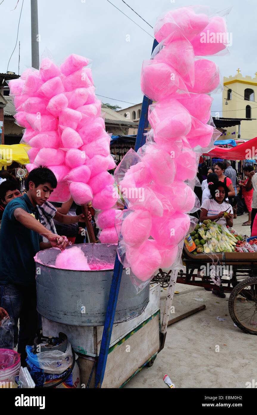 People making cotton candy hi-res stock photography and images - Alamy