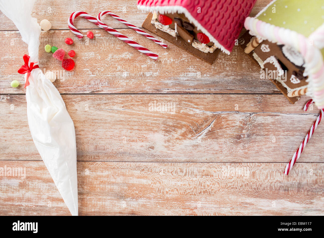 Closeup beautiful gingerbread houses home hi-res stock photography and ...