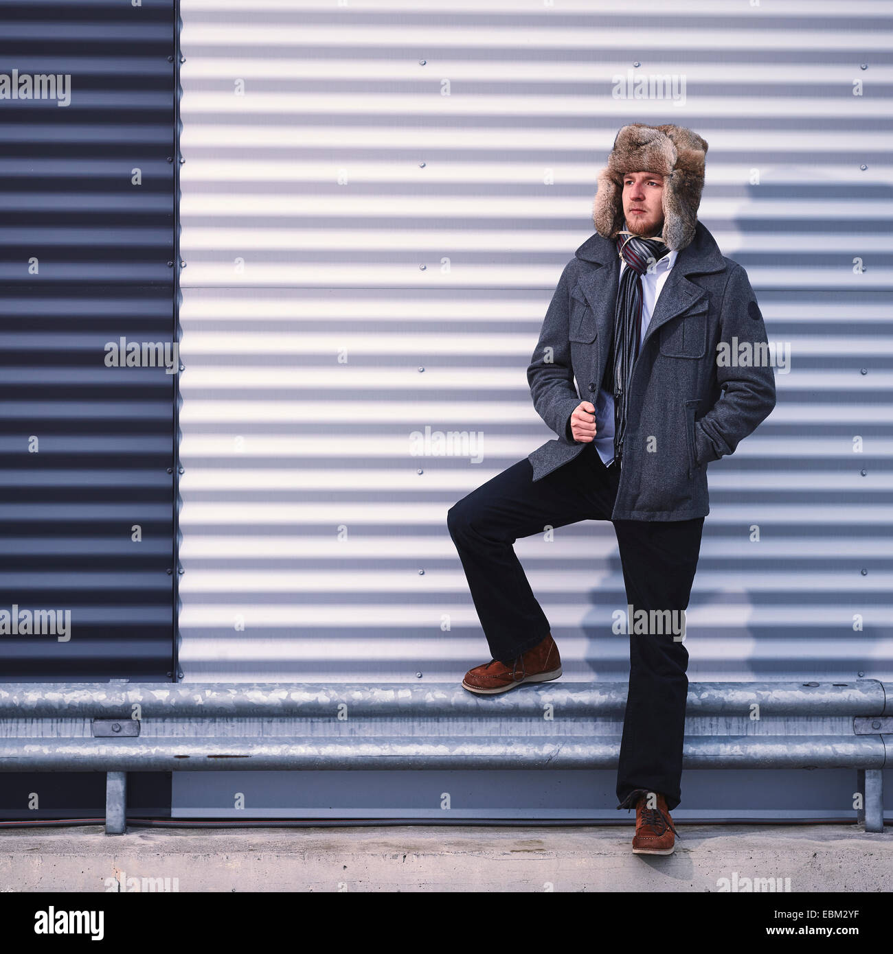 Man overcoat hat hi-res stock photography and images - Alamy