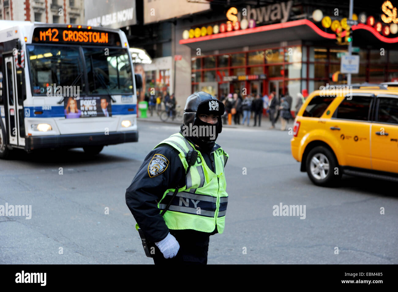 Cold nypd traffic police officer hi-res stock photography and images ...