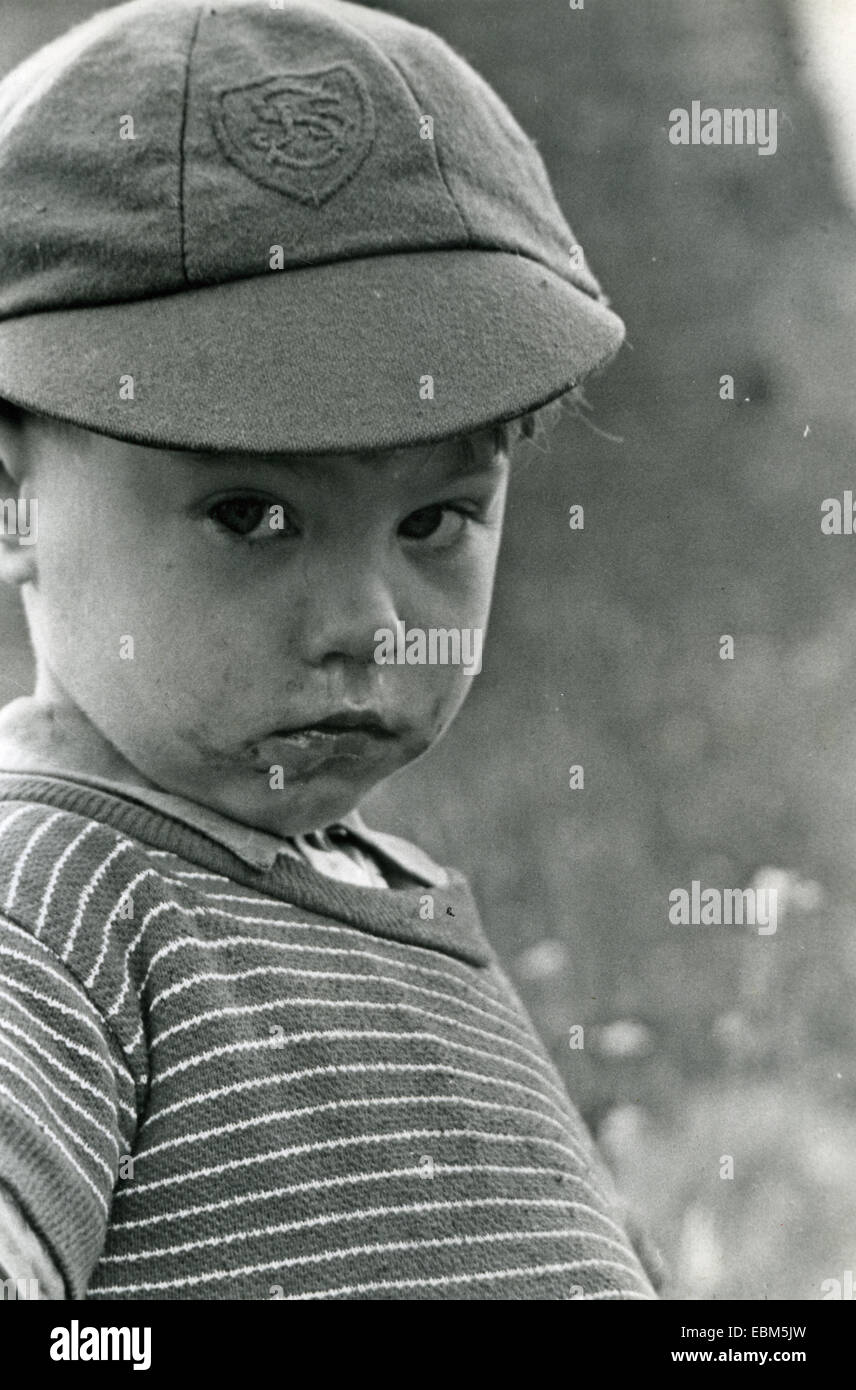 SAD SCHOOLBOY. Photo Graham Finlayson Stock Photo - Alamy