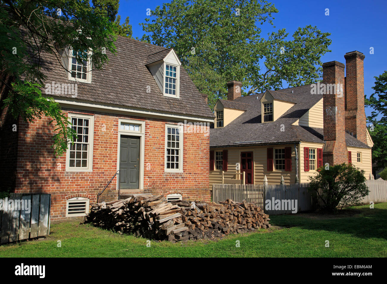 House in Colonial Williamsburg, Virginia, USA Stock Photo - Alamy