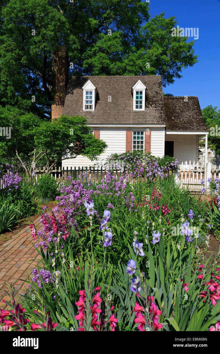 House in Colonial Williamsburg, Virginia, USA Stock Photo - Alamy