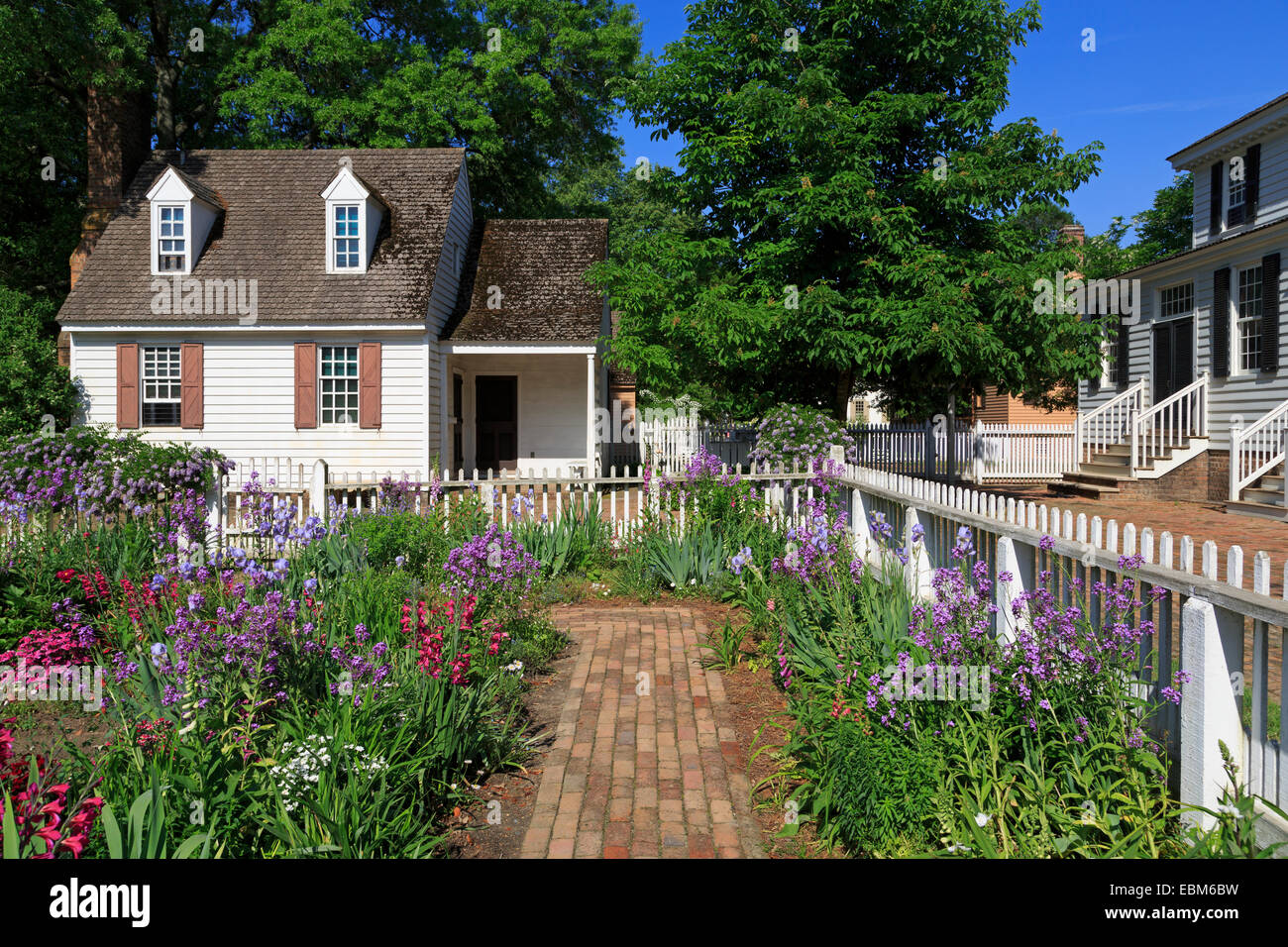 House in Colonial Williamsburg, Virginia, USA Stock Photo - Alamy