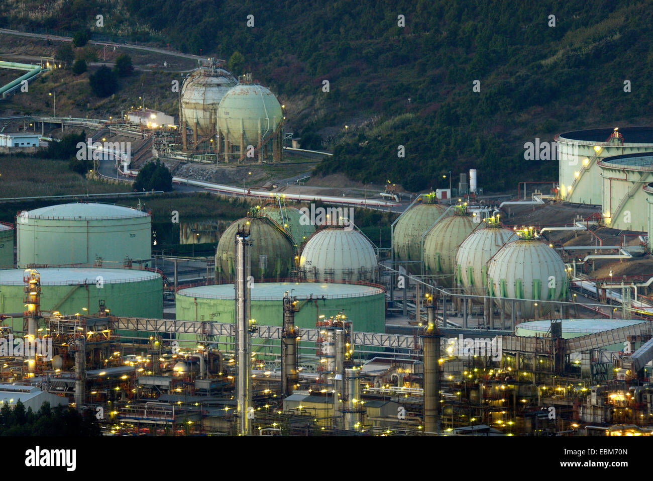 Muskiz oil refinery biscay spain hi-res stock photography and images ...