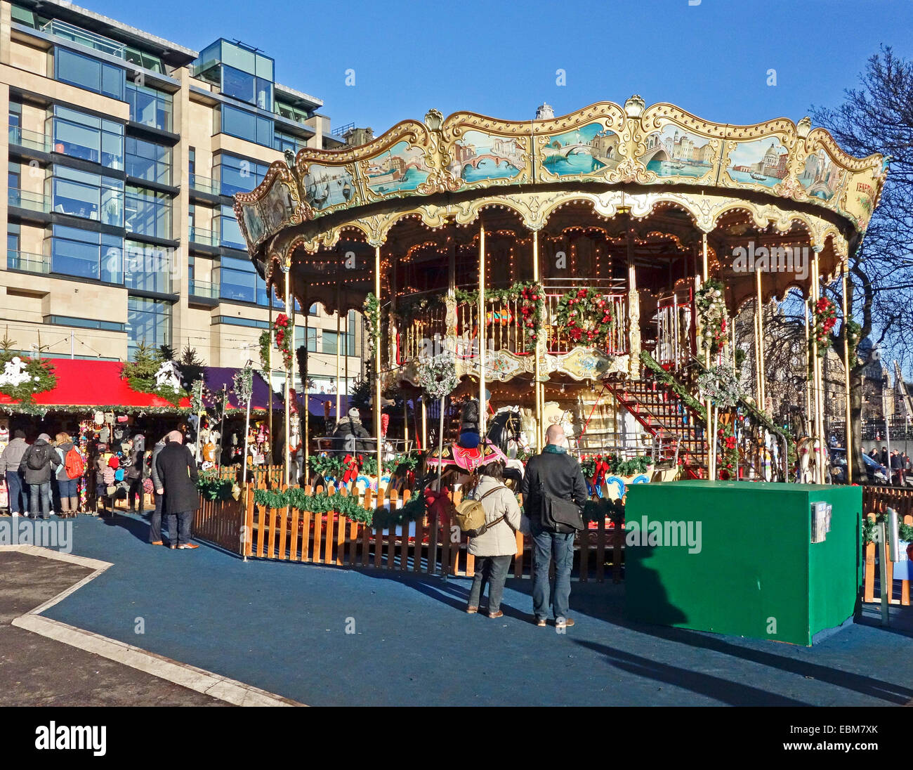 Edinburgh princes street gardens carousel hi-res stock photography and ...