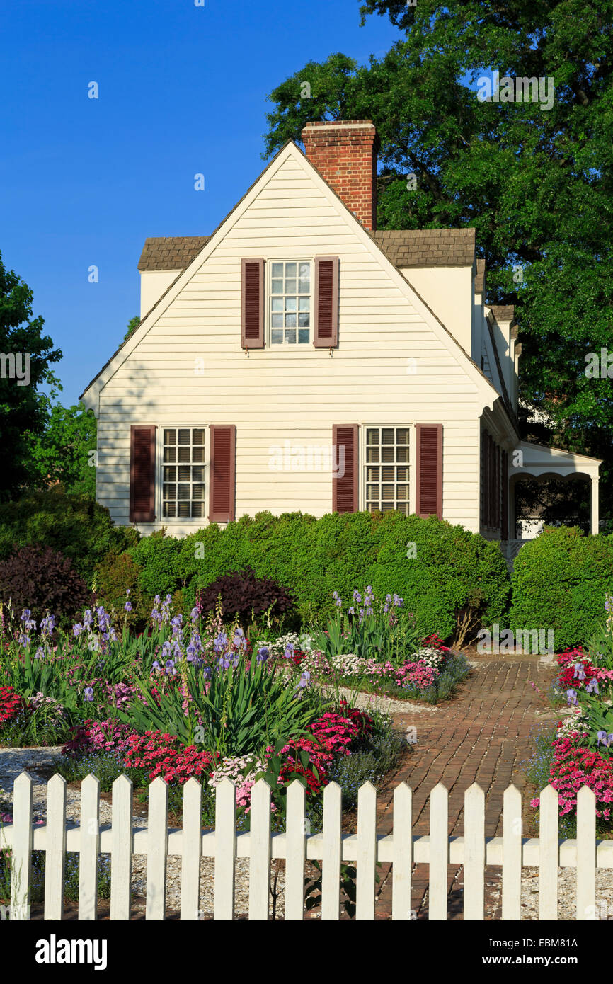 House in Colonial Williamsburg, Virginia, USA Stock Photo - Alamy