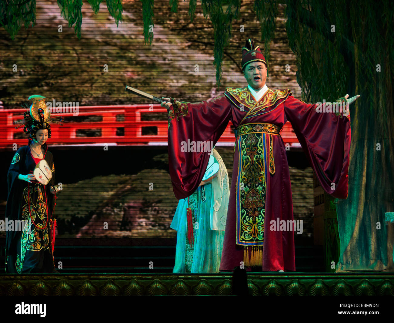 Peking opera beijing hi-res stock photography and images - Alamy