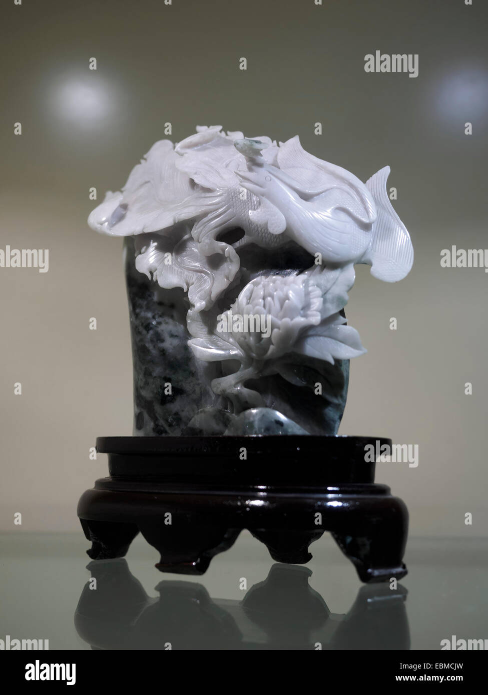 Chinese jade sculptures hi-res stock photography and images - Alamy