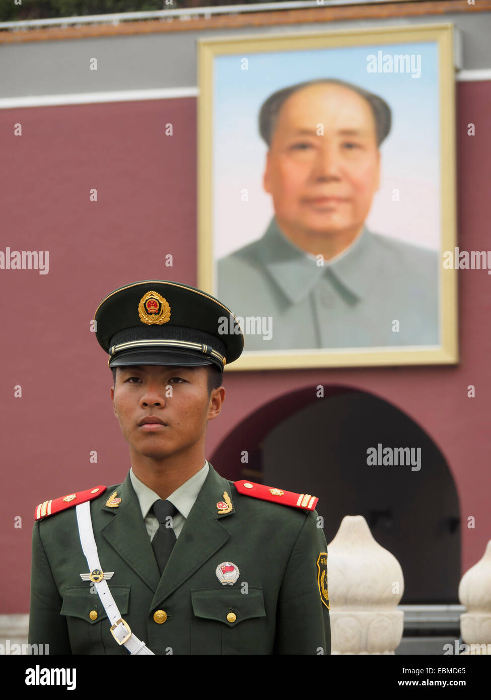 Chairman mao portrait forbidden city hi-res stock photography and ...