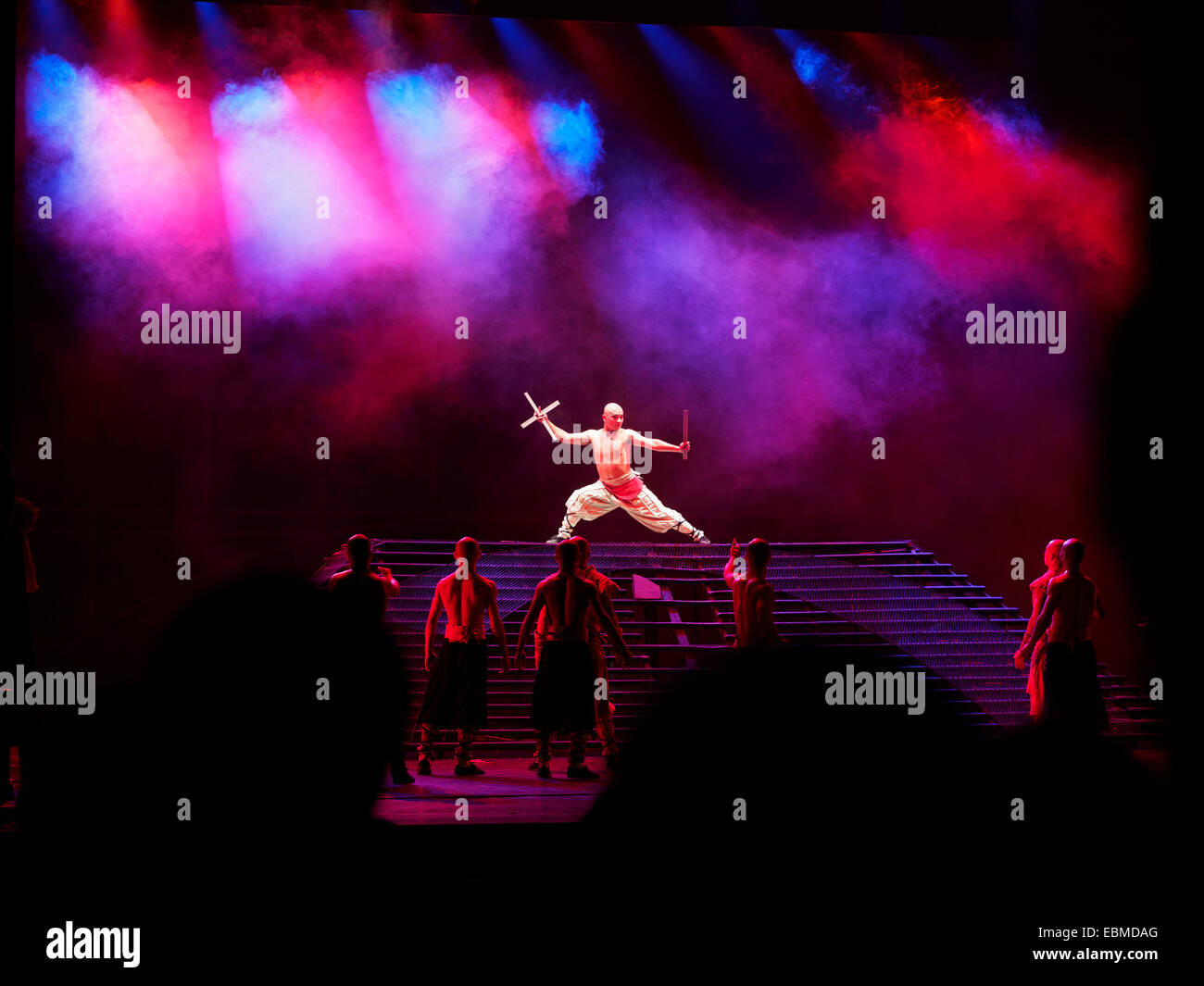 Kung fu show hi-res stock photography and images - Alamy
