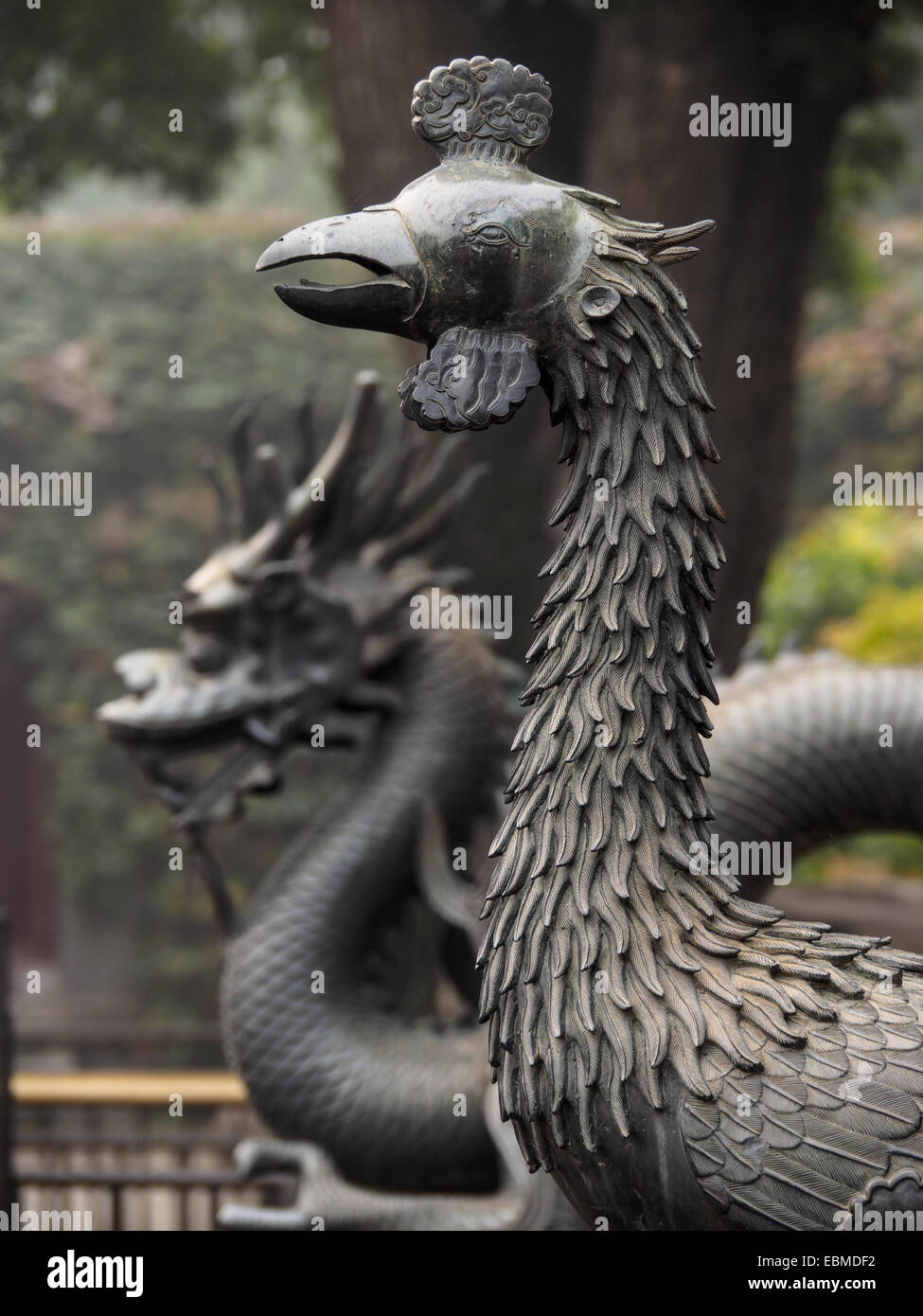 Phoenix and dragon statues at the Summer Palace in Beijing, China Stock ...