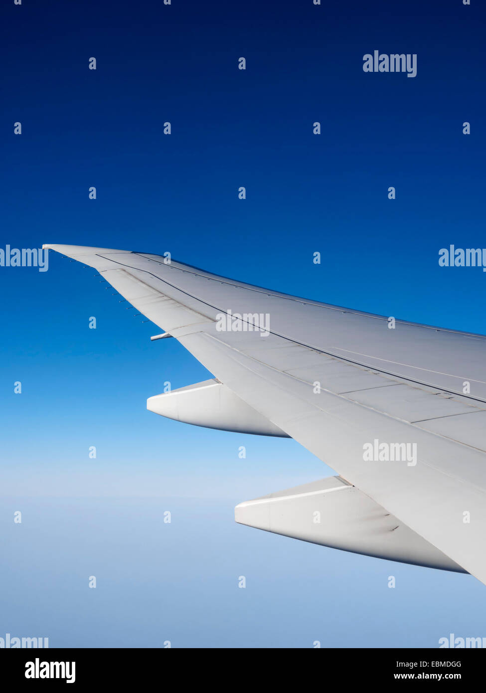 Mid wing aircraft hi-res stock photography and images - Alamy